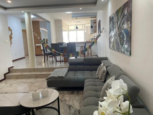 Hendy's Cozy Apt - Praia