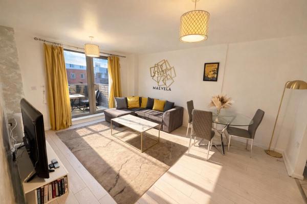 2 Bed Apt With Balcony Next To Cube Birmingham, Mailbox - With Parking - Smart Tv's, Free Wifi - Birmingham