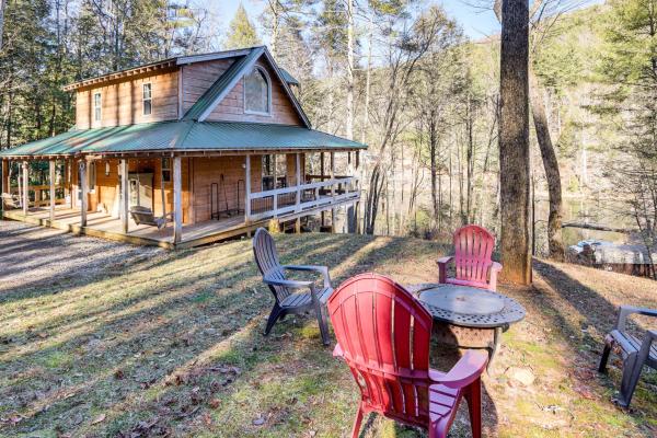 Newly Refreshed! Suches Cabin With Deck, Fire Pit - Suches, GA