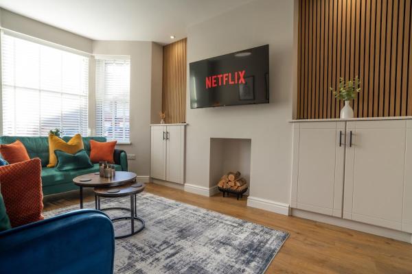 Edwardian Home Sleeps 6 Chesterfield - Chesterfield