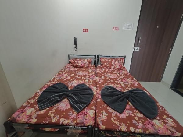 Heaven Enterprises Shared Rooms And Bedspaces - Thane