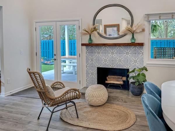 Cold Plunge Outdoor Shower Bike To Shem Creek - Charleston, SC