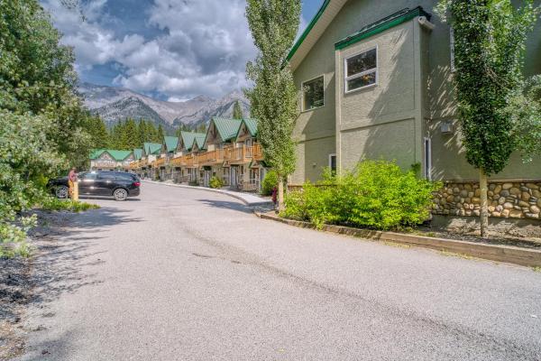 2br 2ba Newly Renovated Harvie Heights Townhouse Retreat - Banff