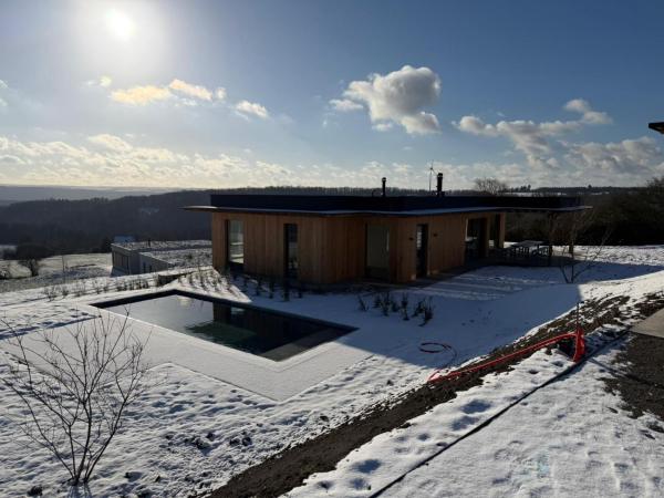 Oakstone Lodge- Gite Avec Jacuzzi Piscine Et Sauna - Belgique