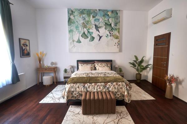 In The Heart Of Pécs, Elegant Civic Apartment In The City Center - Pécs