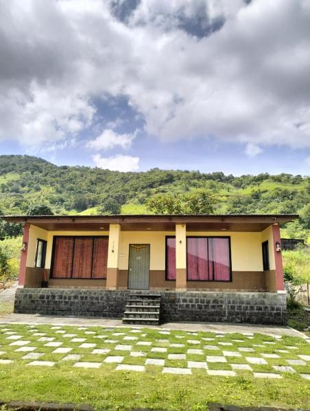 Nature Lake View Farmhouse & Camping - Lavasa