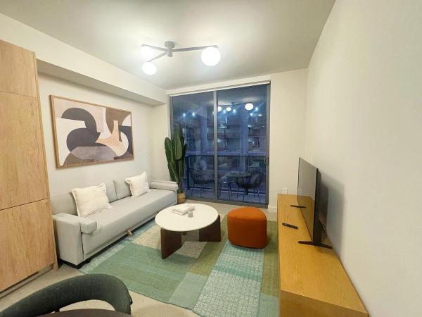 Pool & Gym In Hight-condo - Miami Beach, FL