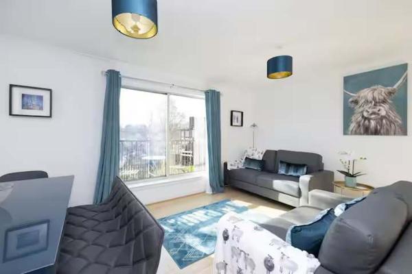 Bright 3 Bed Apt Overlooking The Clyde Sec & Hydro - 格拉斯哥