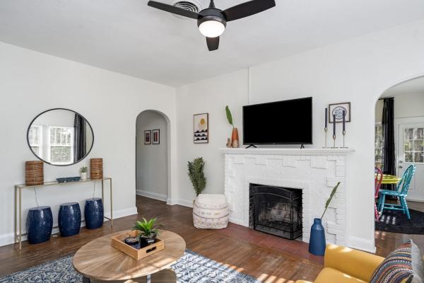 Colorful Waterside Home - Bradenton, FL