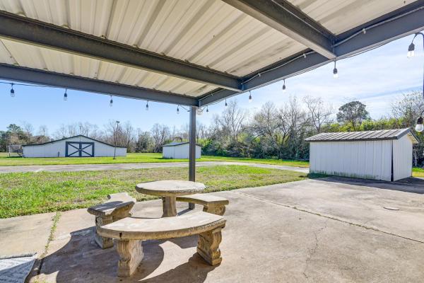 Family-friendly Home On 2 Acres Near Dtwn Houston - Sandy Point, TX