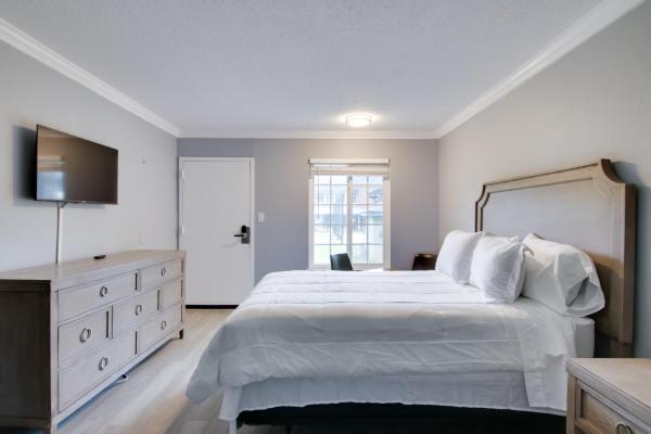 Close To Hospitals Charlotte Hub With Gym On-site - Charlotte, NC