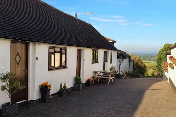 Little Park Holiday Homes, Self Catering Cottages 1 & 2 Bedrooms Next To Tutbury Castle - Staffordshire