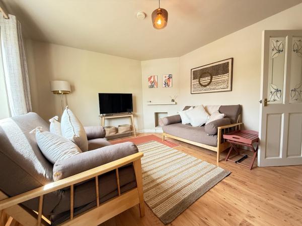 Central Stylish 3bd W Free Parking, Fast Wifi, Washer, Garden, Long Term Pricing - Stamford