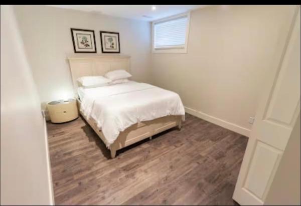 Modern Cozy Executive Suite With Private Entrance - 런던