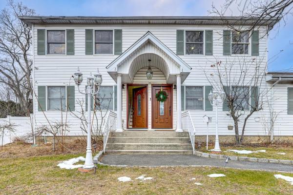 Shop, Hike, Golf And Swim Inviting Deer Park Escape - Fire Island, NY