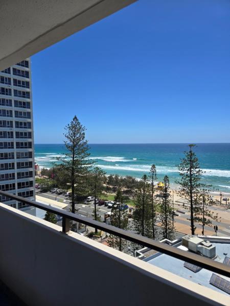 Sand & Sea, 2 Bedroom Apartment On The Esplanade - Gold Coast