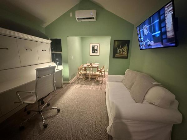 Noho Casita - Burbank, CA