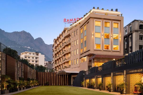 Ramada By Wyndham Katra Station Road - Indie