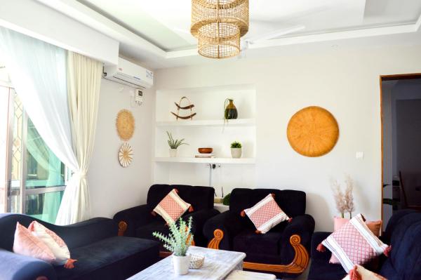 Roma Stays - Sunset 4br Exquisite Apartment With Pool In Shanzu - Kenya