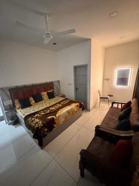 Night Palm Hotel - Bathinda