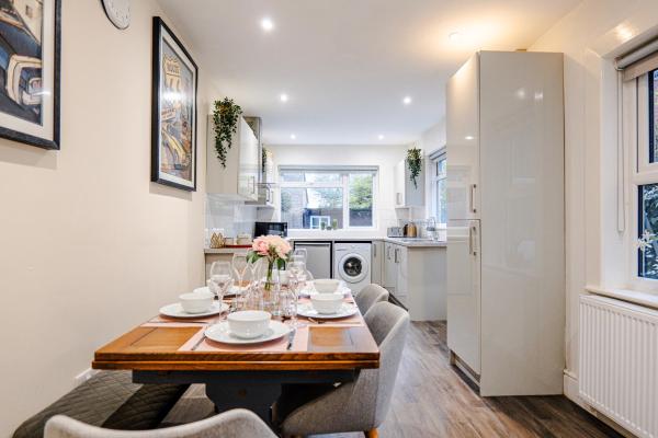 Gloucester Home-near Kingsholm Stadium-5 Bedrooms-work Or Leisure - Cotswolds