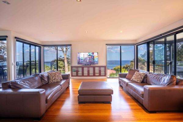 Bright Ocean View House 3b5b Double Garage - Lorne