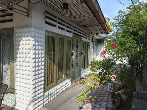 House Of Manan - Homey Syariah Bed&breakfast - Padang