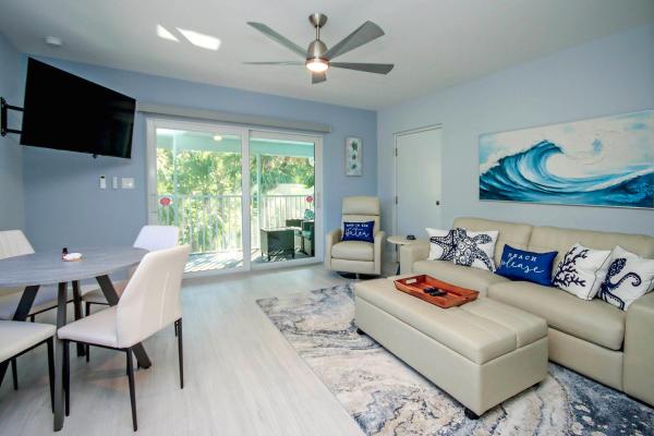 Sanibel Island Condo Steps From The Sand Colony Inn 01 - Sanibel, FL