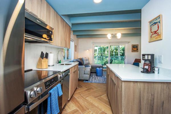 Charming Sanibel Condo Easy Walk To The Beach Colony Inn 02 - Sanibel, FL