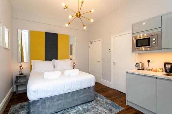 Stay Coastal The Linden Hotel Full House - South Shields