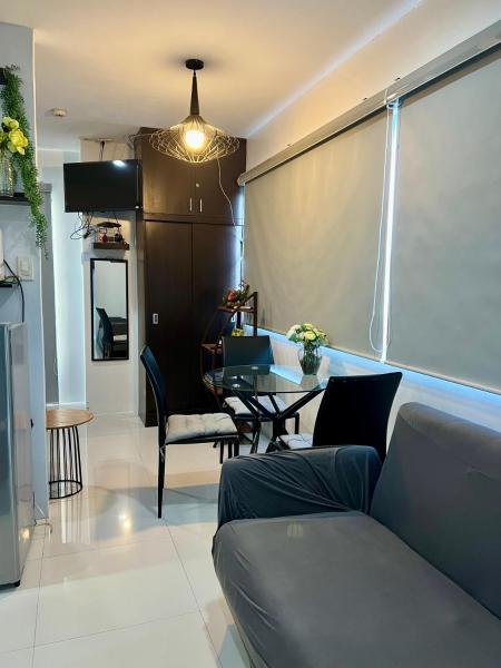 Cozy And Full Service Condo At The Heart Of Bacolod - Bacolod