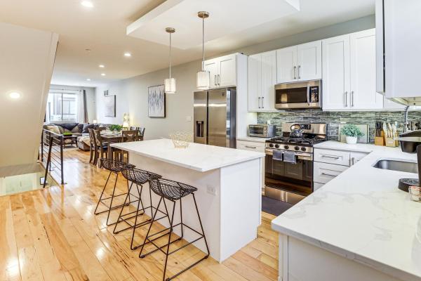 Modern Philly Oasis With Rooftop Deck And Game Lounge - Philadelphia, PA