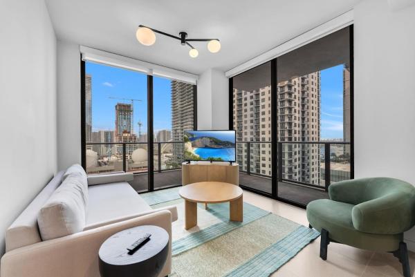 Chic Downtown Miami 2br City Views Rooftop Pool - Miami