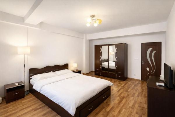 Warm Place In Old Town - Bucharest