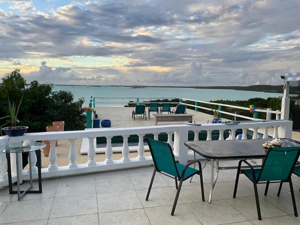 Waterside Home, Shaded Whirlpool Spa, Outdoor Dining, Smart Tv, Amazon Prime - Turks and Caicos Islands