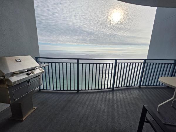 Beautiful Gulf Front Condo With Grill On Balcony - Florida
