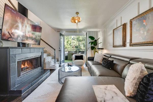 Stylish 2-story Loft Retreat In Central Dallas - Dallas, TX