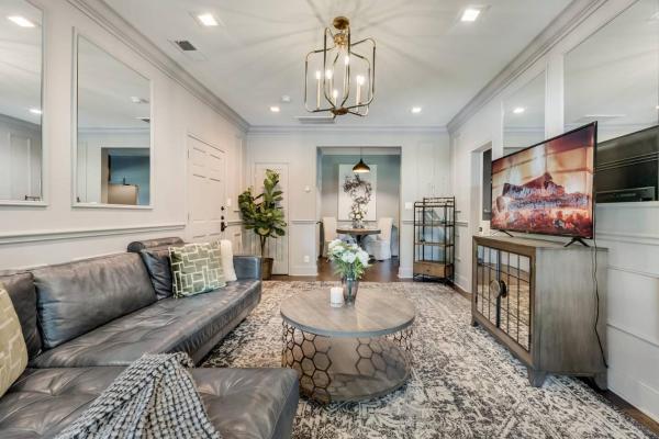 Historic Jewel Box With Amazing Views - Dallas, TX