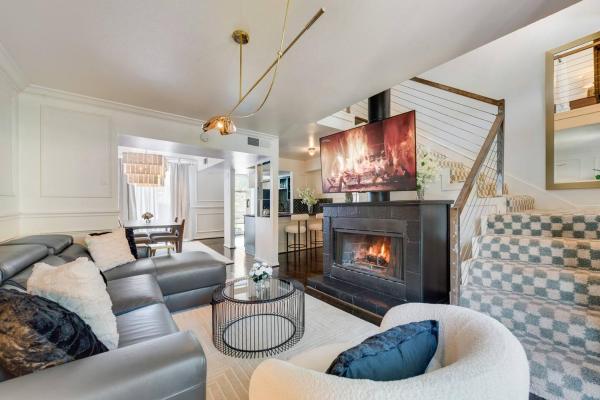 Stylish 2-story Loft Retreat In Central Dallas - Dallas, TX