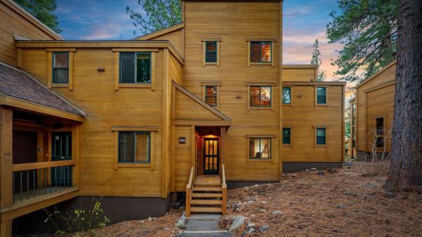 Unique Northstar Cabin W Fireplace Minutes To Skiing Trails And Town Alpine Bend By Avantstay - Truckee, CA