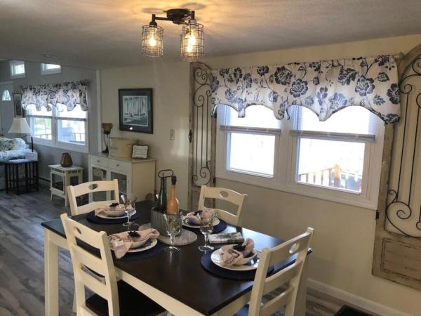 Morning Dove - Hidden Brookside Cottage In The Woods - Hot Tub - Fire Pit - Pet-friendly - Seneca & Keuka Wine Trails - Penn Yan, NY