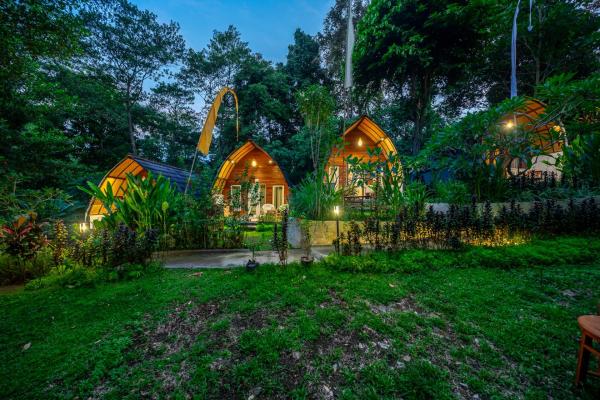 Riverside Jungle Bungalow - Infinity Pool, Yoga & Adventures - A Ubud Retreat - Gianyar