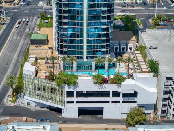 Luxury Penthouse 53rd Floor Breathtaking Strip Views Balcony - Las Vegas
