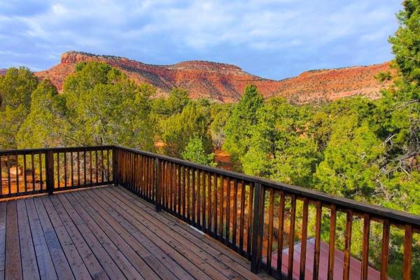 Elegant Lofted Home In Kanab - On Site Hiking & Red Rock Views From Deck - Kanab, UT