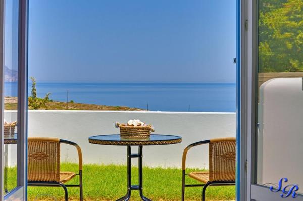 Sarakiniko Rooms - Milos