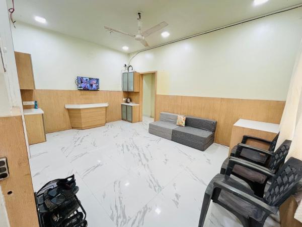 Book The Entire Villa Or Choose A Room For A Comfortable Homestay Experience - Solapur