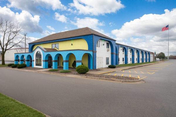 Days Inn By Wyndham Austin - Austin, MN