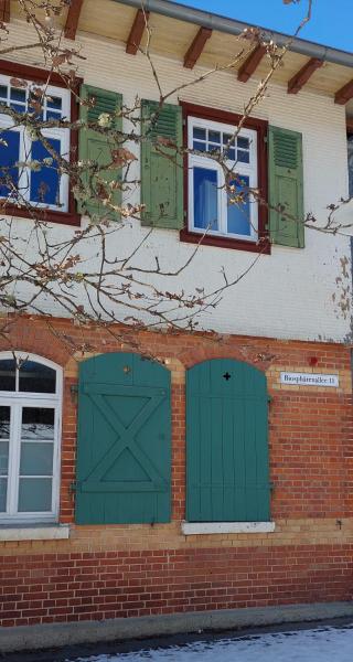 Albgut Gmbh - ÜBernachten Im Kulturdenkmal Altes Lager In Unseren Ferienwohnungen Pc1 Oder Der Ehemaligen Offiziersunterkunft So1 - Münsingen