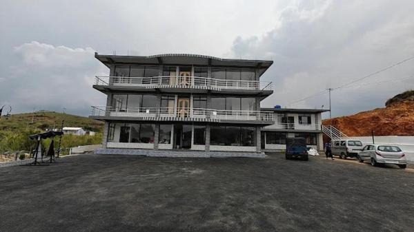 Grey Heart Escape - Cherrapunjee