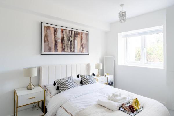 2 Bed Stylish Central Rochester Apartment Sleeps 4 Netflix Work Space - Gillingham